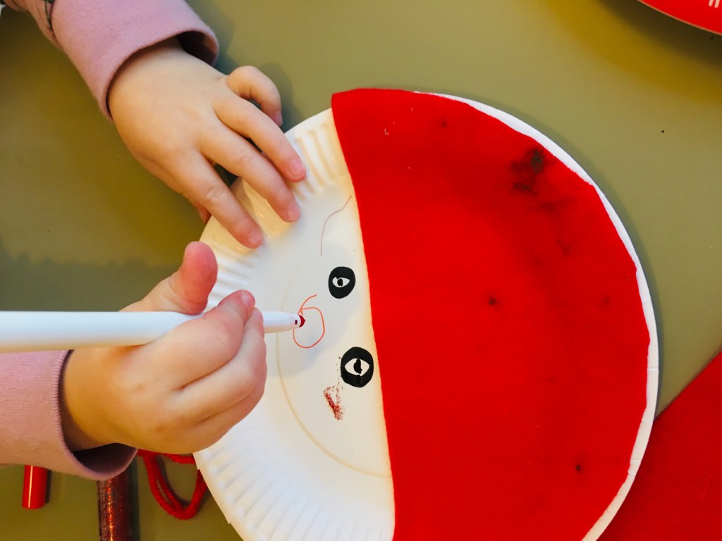 Easy Christmas Craft for Kids- Make a Paper Plate Santa – The SEN ...